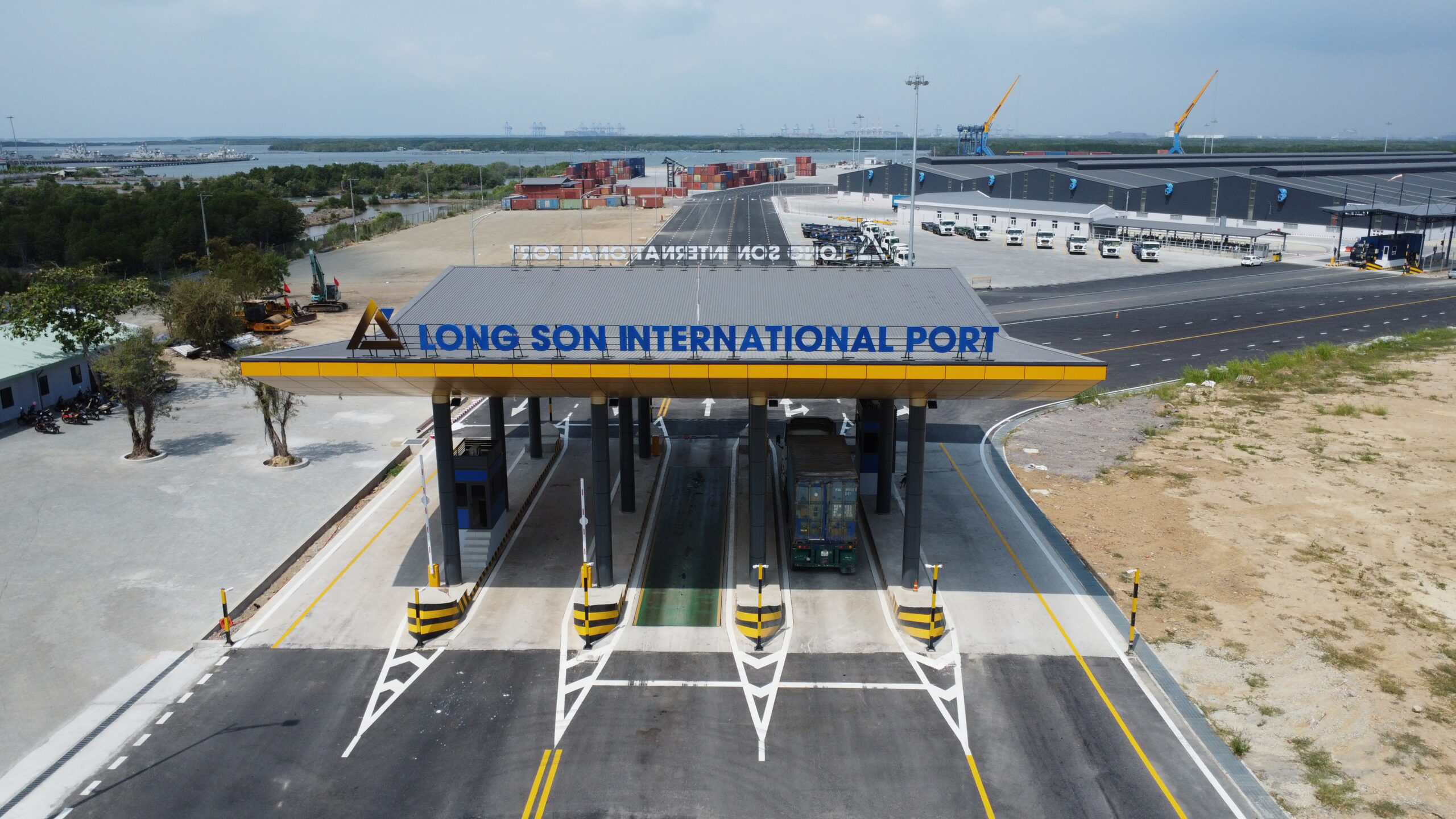 Cảng Quốc tế Long Sơn