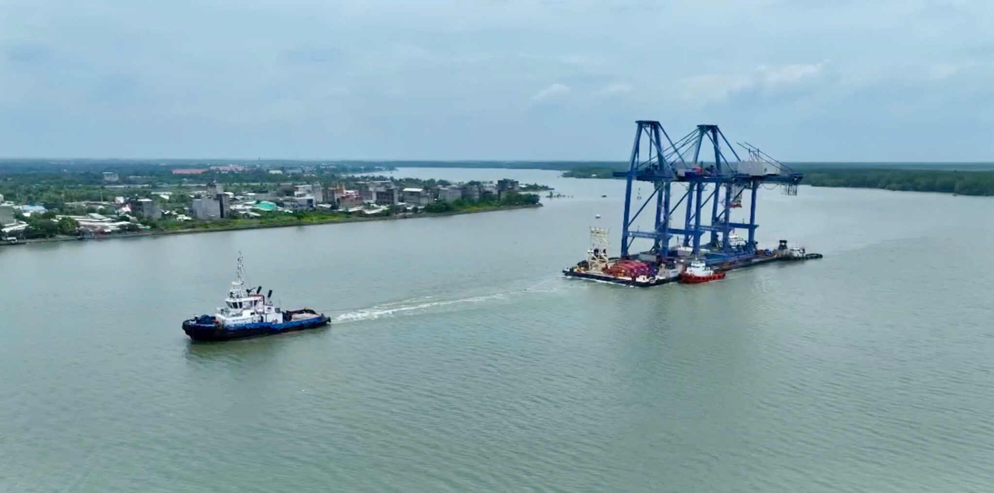 Cảng Quốc Tế Long Sơn Tiếp Nhận Dàn Cẩu QC – Cảng Quốc tế Long Sơn